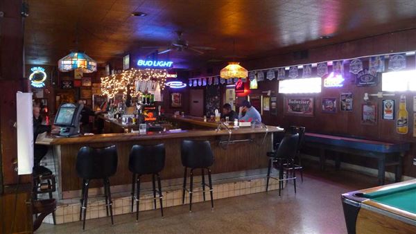 Locations Hub - Golden Nugget Bar