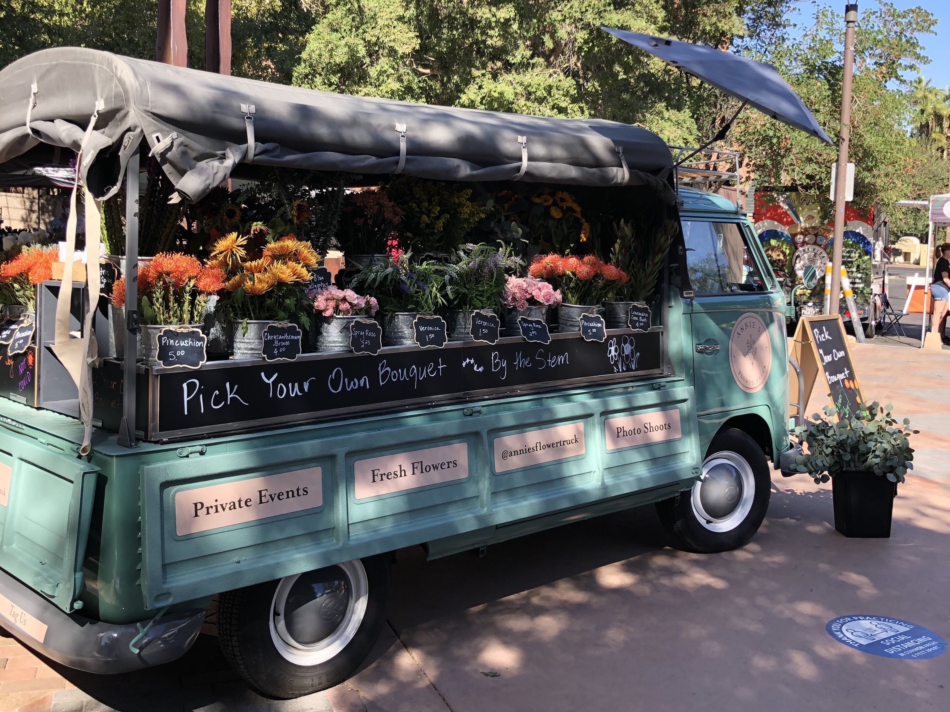 Locations Hub - Annie's Flower Truck