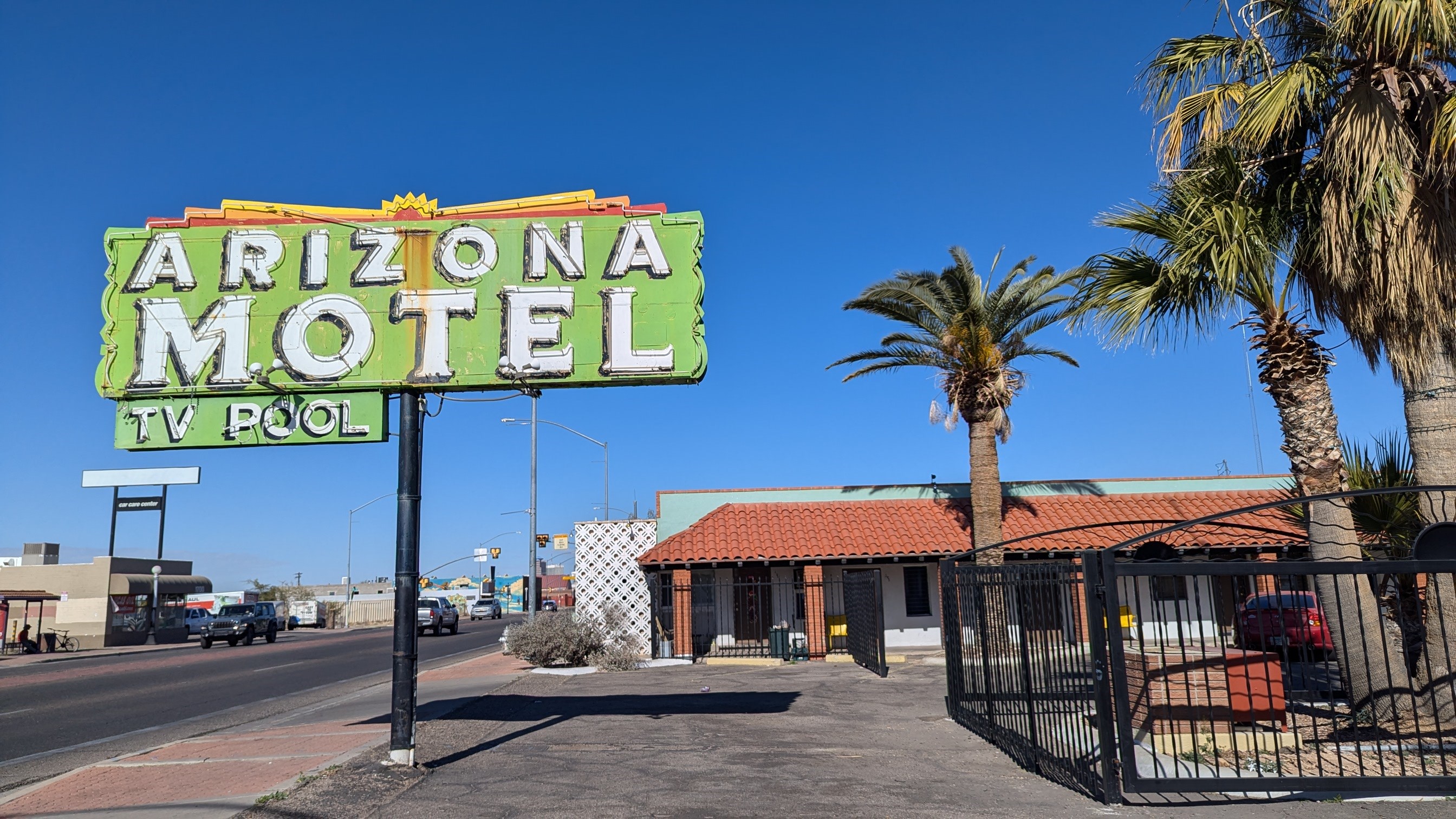 Locations Hub - Arizona Motel